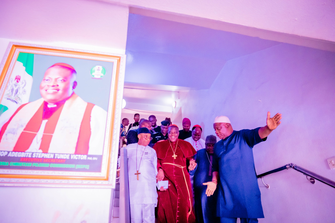 Entry into the Oval Office of the ES, by Bishop STV Adegbite ES-NCPC ...