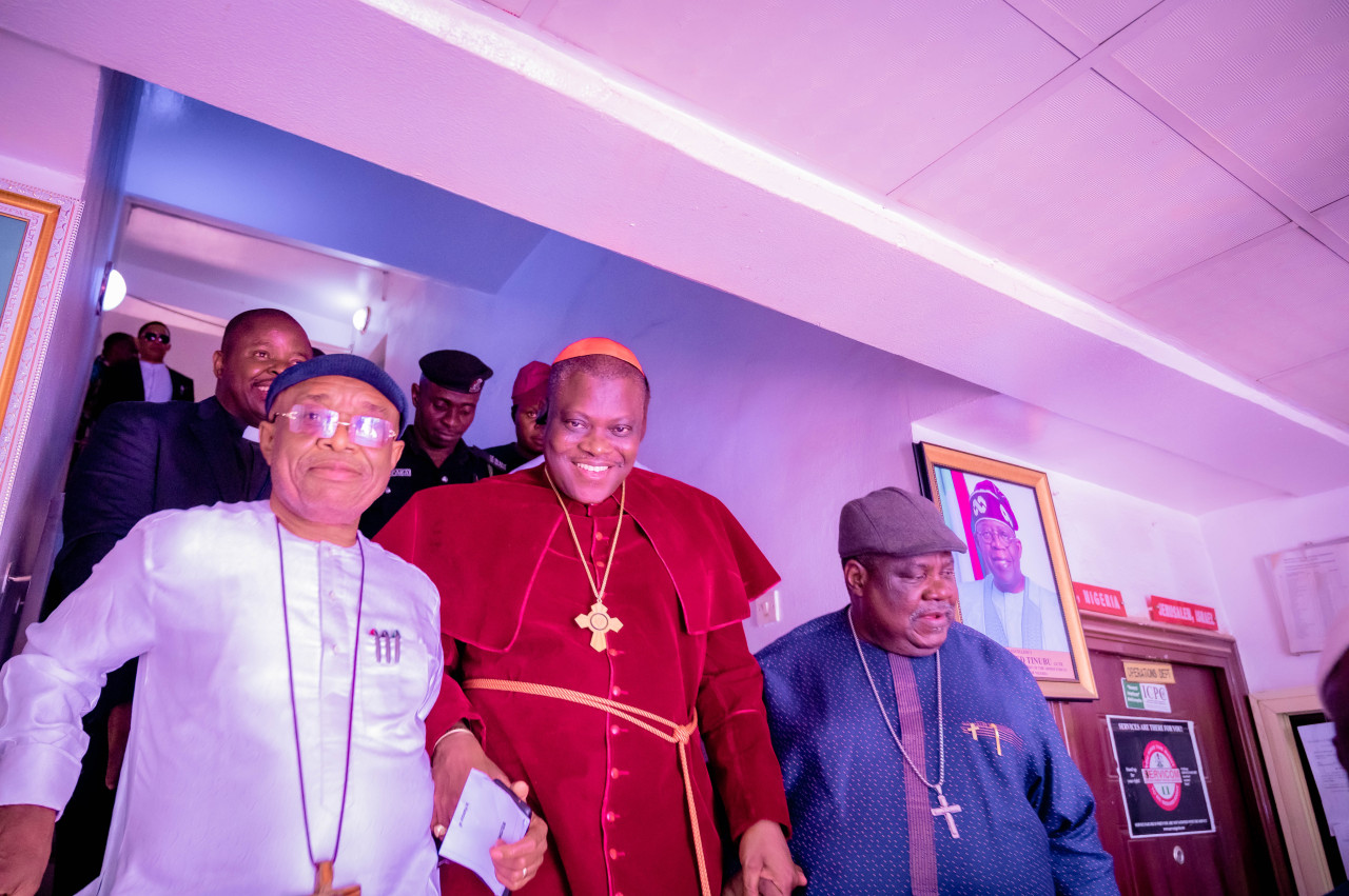 Entry into the Oval Office of the ES, by Bishop STV Adegbite ES-NCPC ...